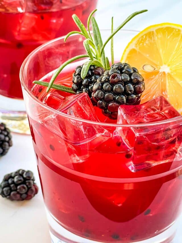 Fresh Blackberry Gin Bramble Cocktail Recipe - olivetavern.com