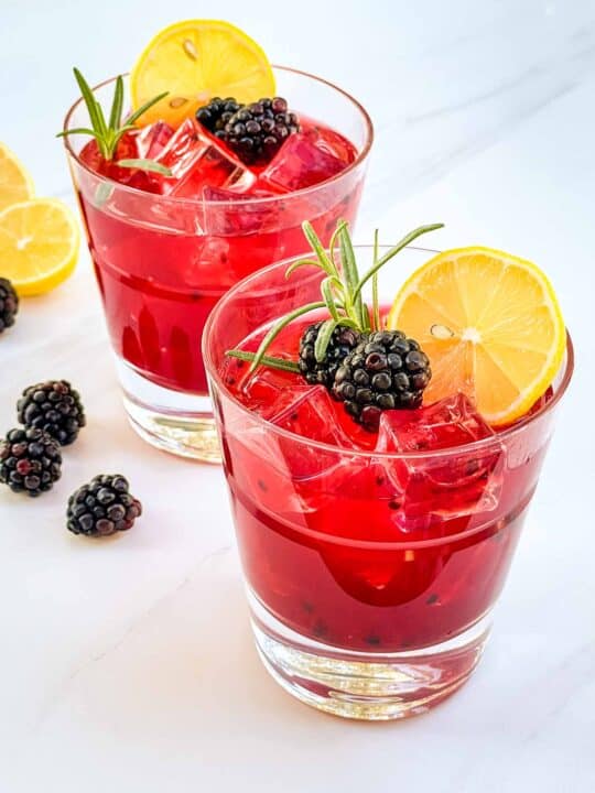 Fresh Blackberry Gin Bramble Cocktail Recipe - olivetavern.com